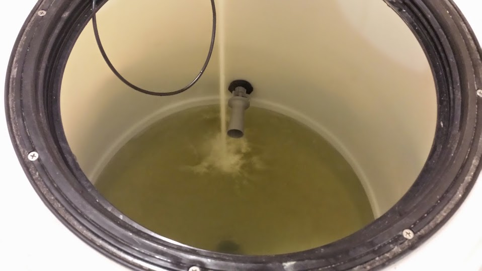 Fertilizer Mix Tank - Reel Turf Techs